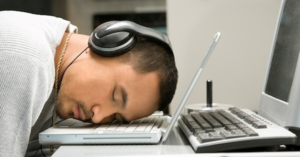 7 thói quen triệt tiêu năng suất làm việc của bạn