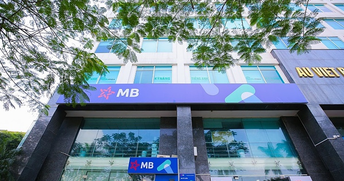 Để lộ tài khoản của nghệ sĩ Hoài Linh, nhân viên MB bị xử lý ra sao?