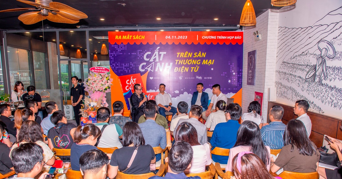 Ra mắt sách “Cất cánh trên sàn thương mại điện tử”