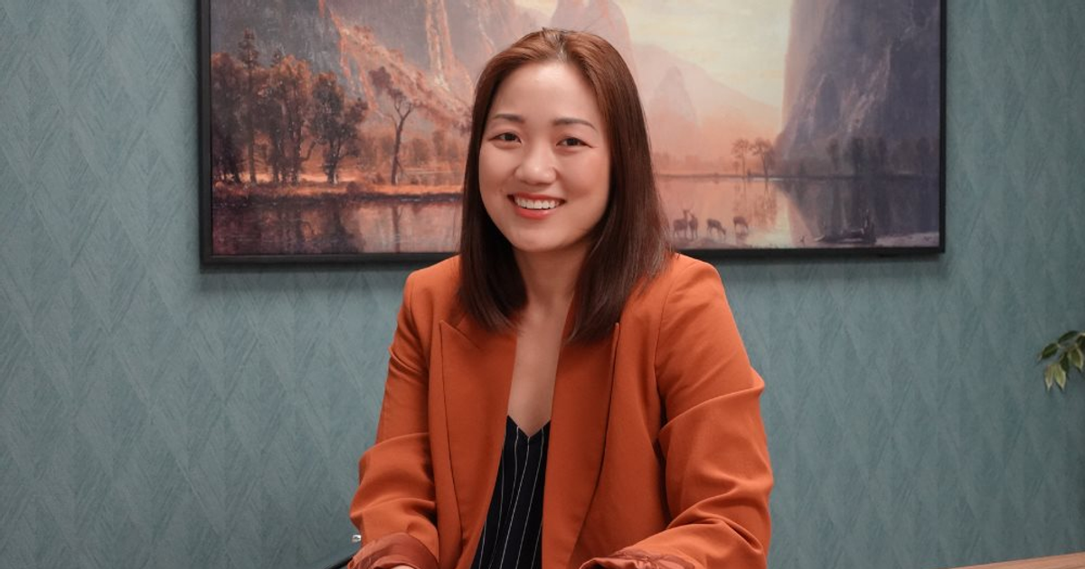 Bước ngoặt cuộc đời với ngành Luật Di trú của Halle Dang