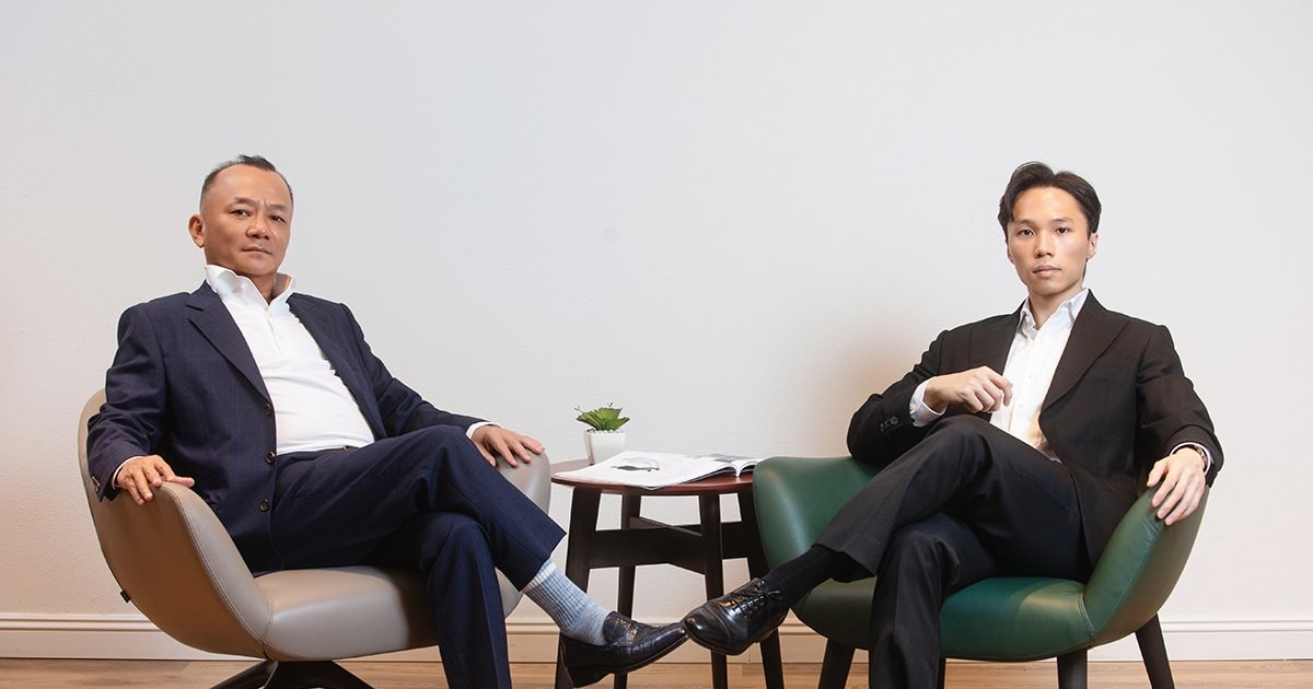 Ông Võ Mậu Quốc Triển - Chủ tịch Tập đoàn Rita Võ và con trai Võ Tiến ...