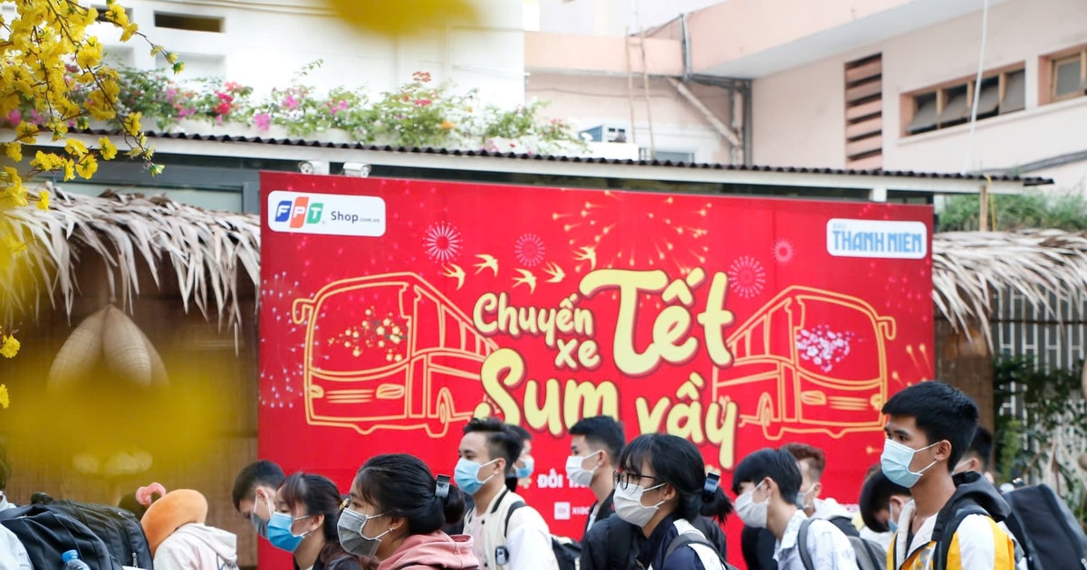 FPT Shop đồng hành cùng “Chuyến xe mùa xuân”, mang Tết ấm áp đến mọi nhà