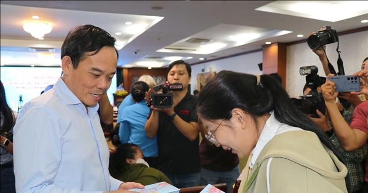 TP.HCM dành 350 tỷ đồng chăm lo Tết cho đoàn viên, người lao động khó khăn